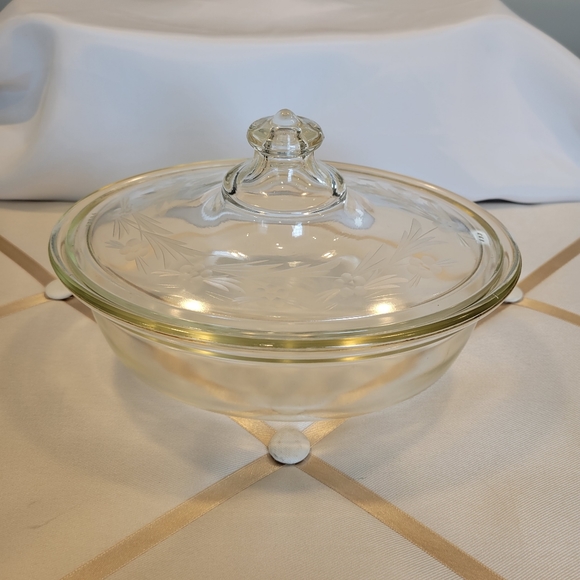 Pyrex | Kitchen | Vintage Pyrex Clear Casserole Dish With Lid Quart ...